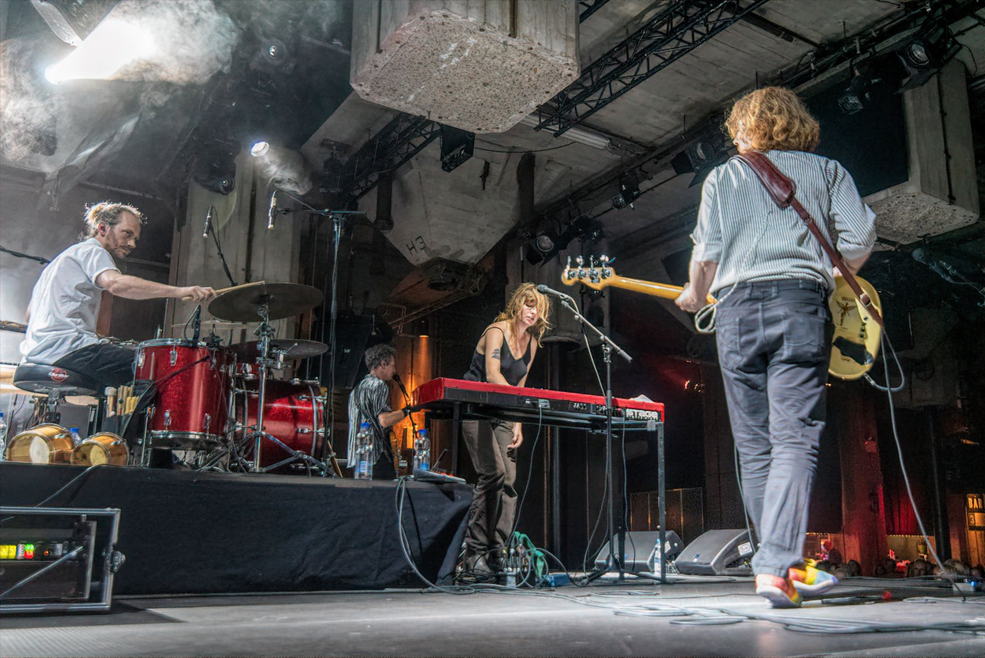Introverte Roosbeef laat stem dolen in de Rotterdamse Maassilo - NRC