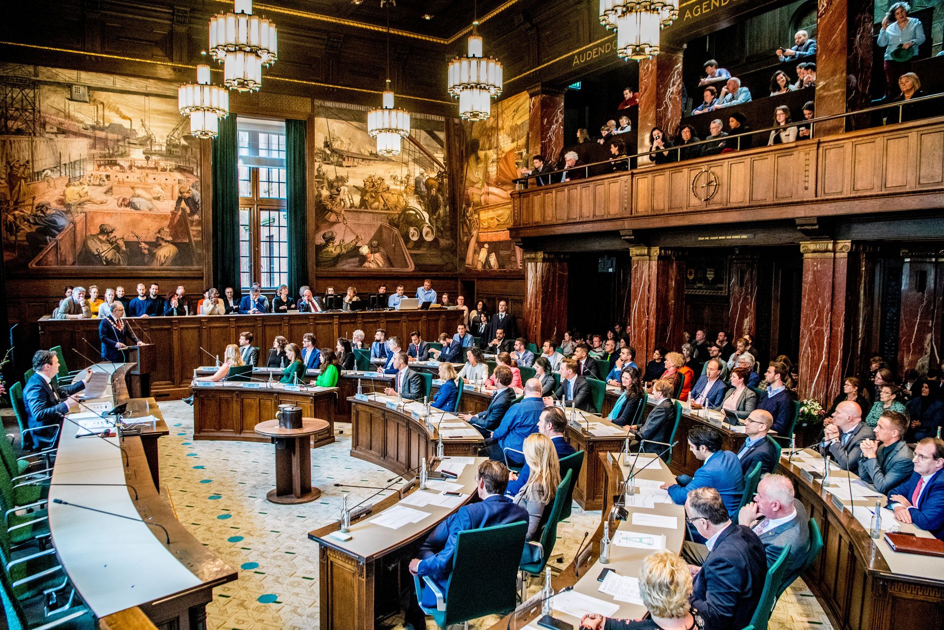 Rotterdams PvdA-raadslid bekent verzekeringsfraude en stapt op - NRC