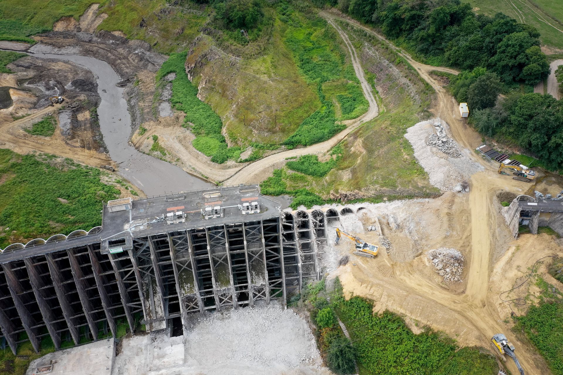 Stuwdammen zag ik als kunstwerken. Nu zijn ze kennelijk een vloek - NRC