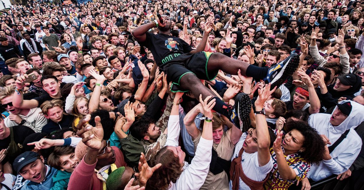 Nederlandse rappers zijn de meesters tijdens Appelsap - NRC