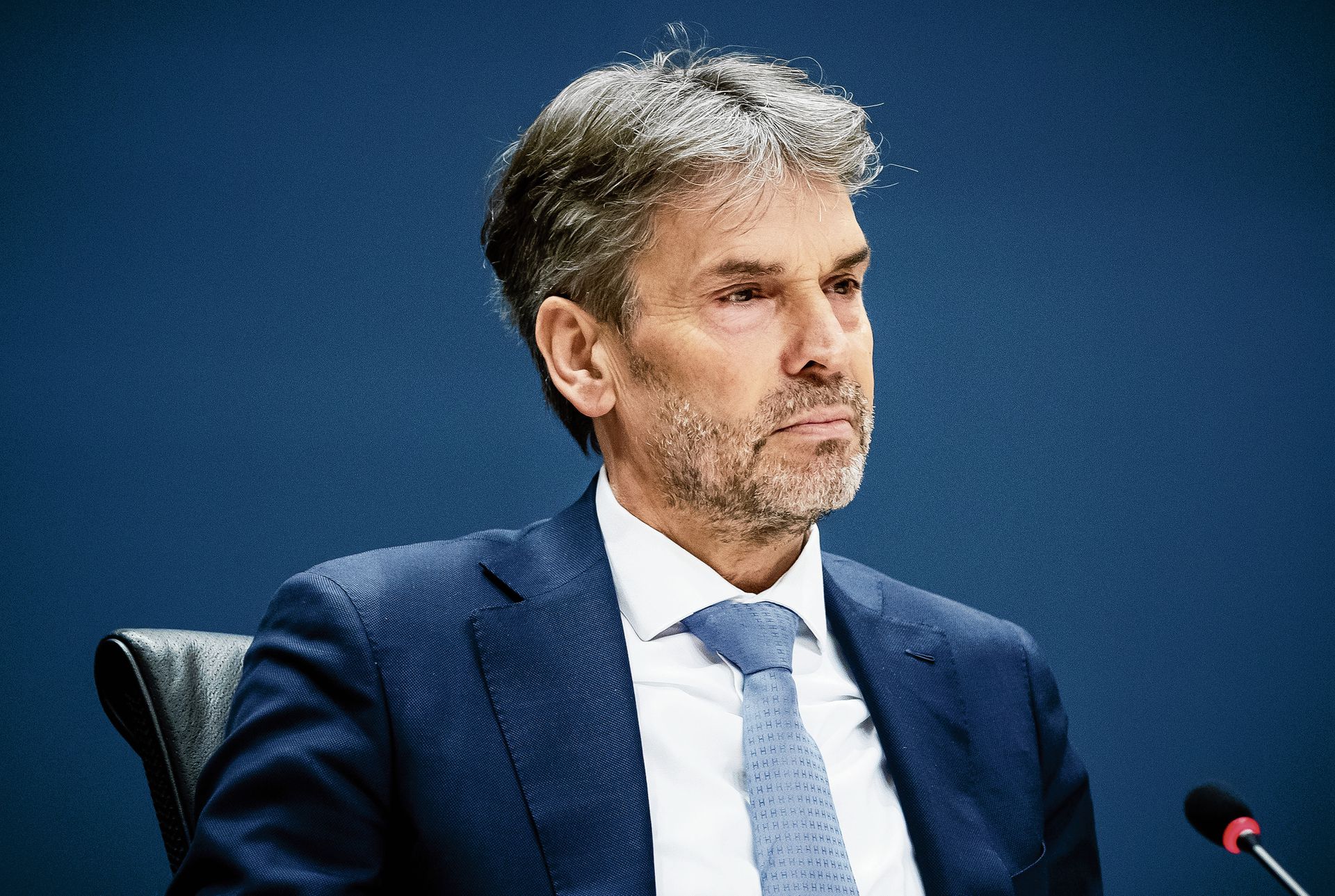 Topambtenaar Schoof verzweeg zorgen over undercover-onderzoeken naar moskeeën - NRC