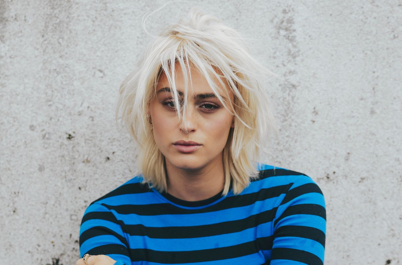 Zangeres Bente Fokker in een uitverkocht Carré: ‘Mijn naam is Bente ...