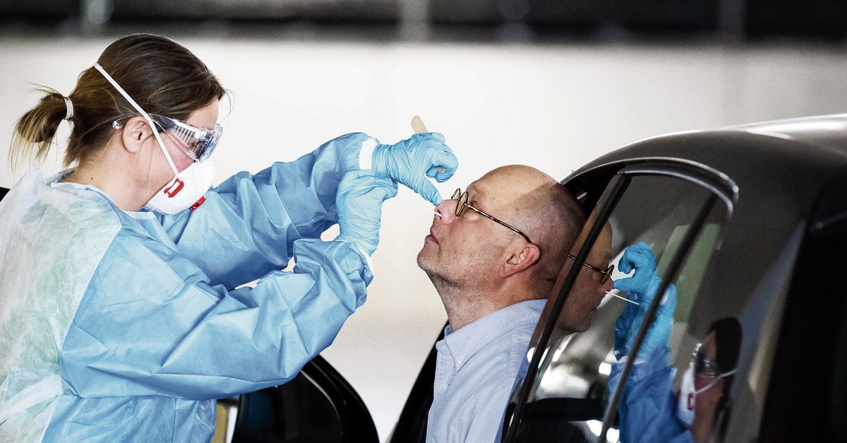 ‘Het is veiliger als mensen weten of ze besmet zijn’ - NRC