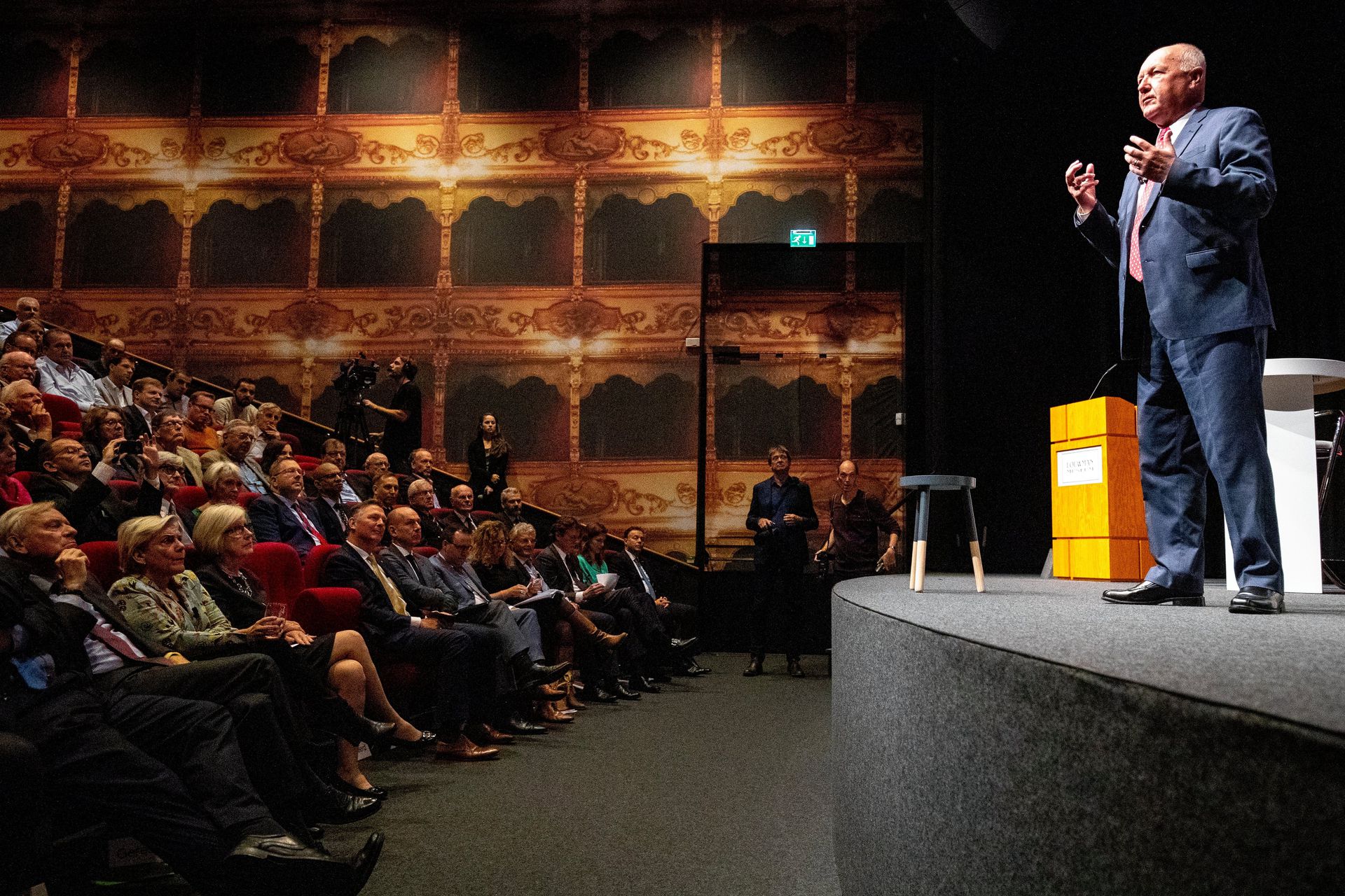 Hoe neutraal is de Amerikaanse ambassadeur Pete Hoekstra? - NRC