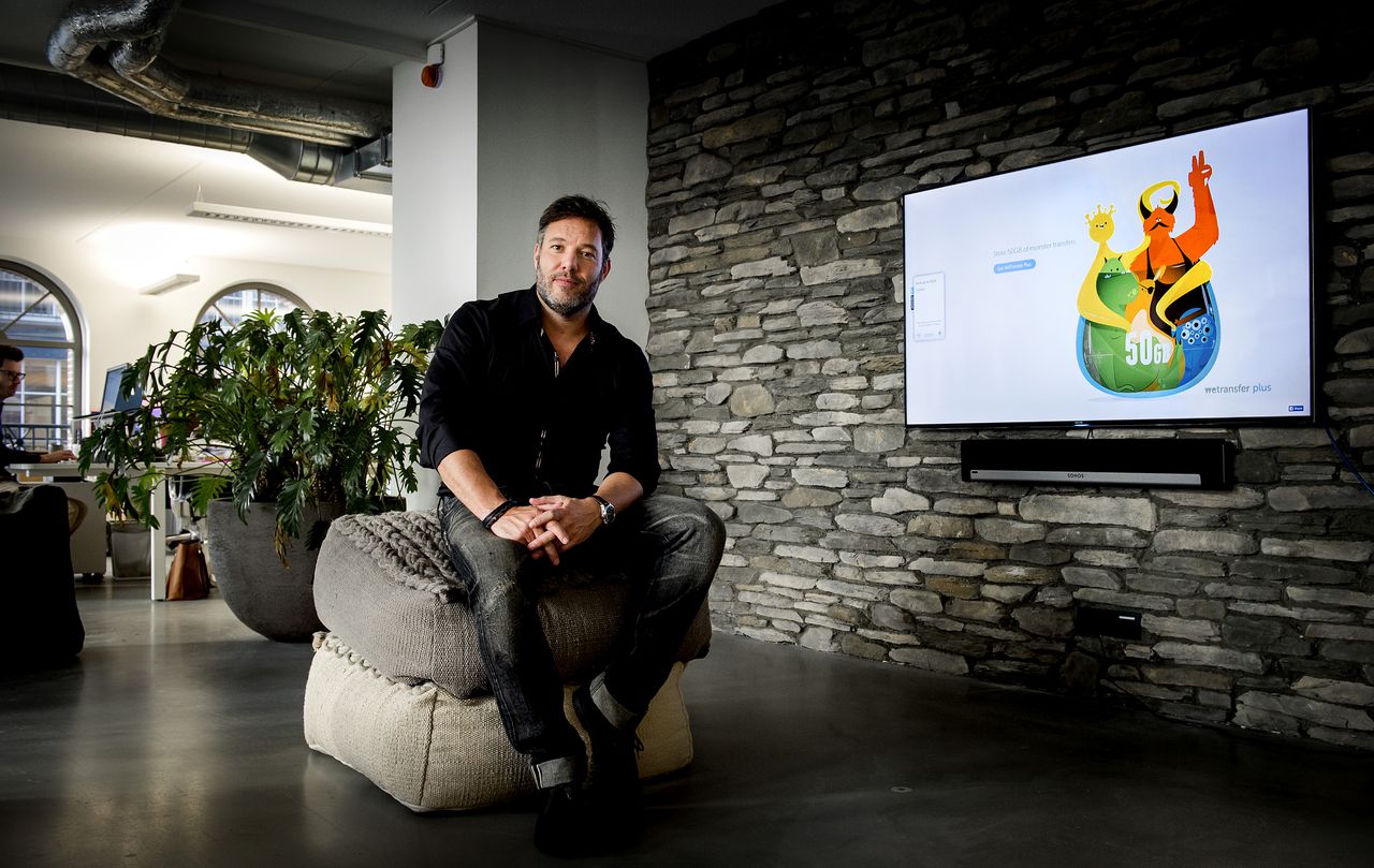 Downloadsite WeTransfer start online muziekdienst - NRC