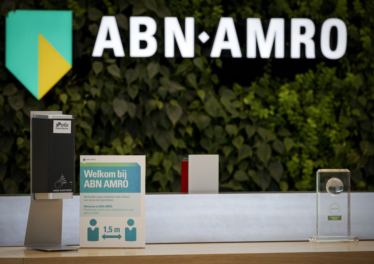 ABN Amro boekt voor het eerst dit jaar winst - NRC