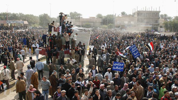 Drie doden en tientallen gewonden bij protesten Irak - NRC
