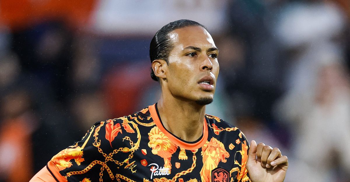 De ontwerpers van Patta maakten trainingsshirt Oranje dat het nieuwe ...