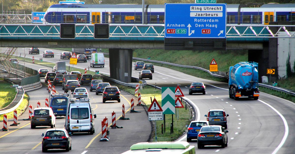 Kosten voor vervoer met auto en bus stijgen sneller dan voor ...
