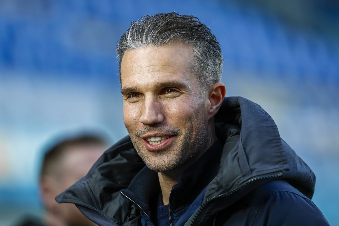 De keuze van Feyenoord voor de onervaren coach Robin van Persie is een ...