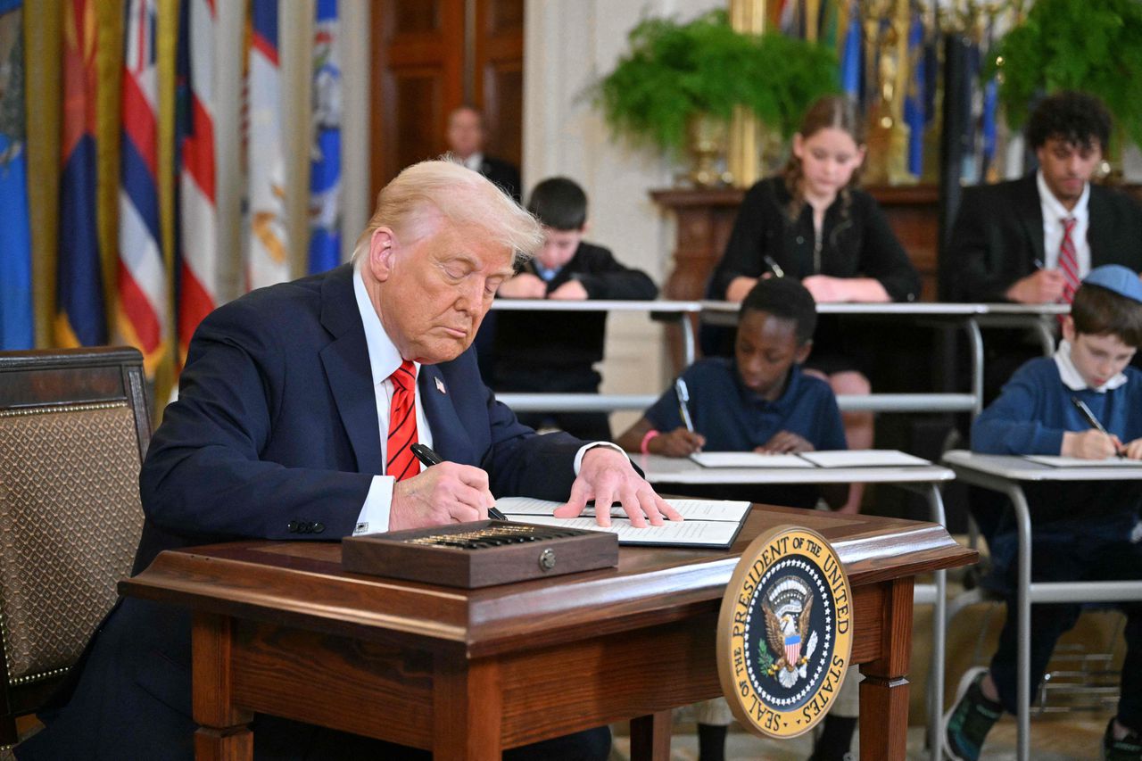 Trump zet met decreet verdere stap naar opheffing ministerie van ...