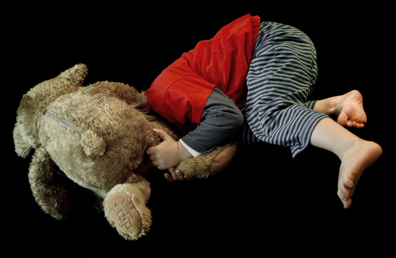 Opinie | Liever een ouder onterecht verdacht, dan een kind mishandeld - NRC