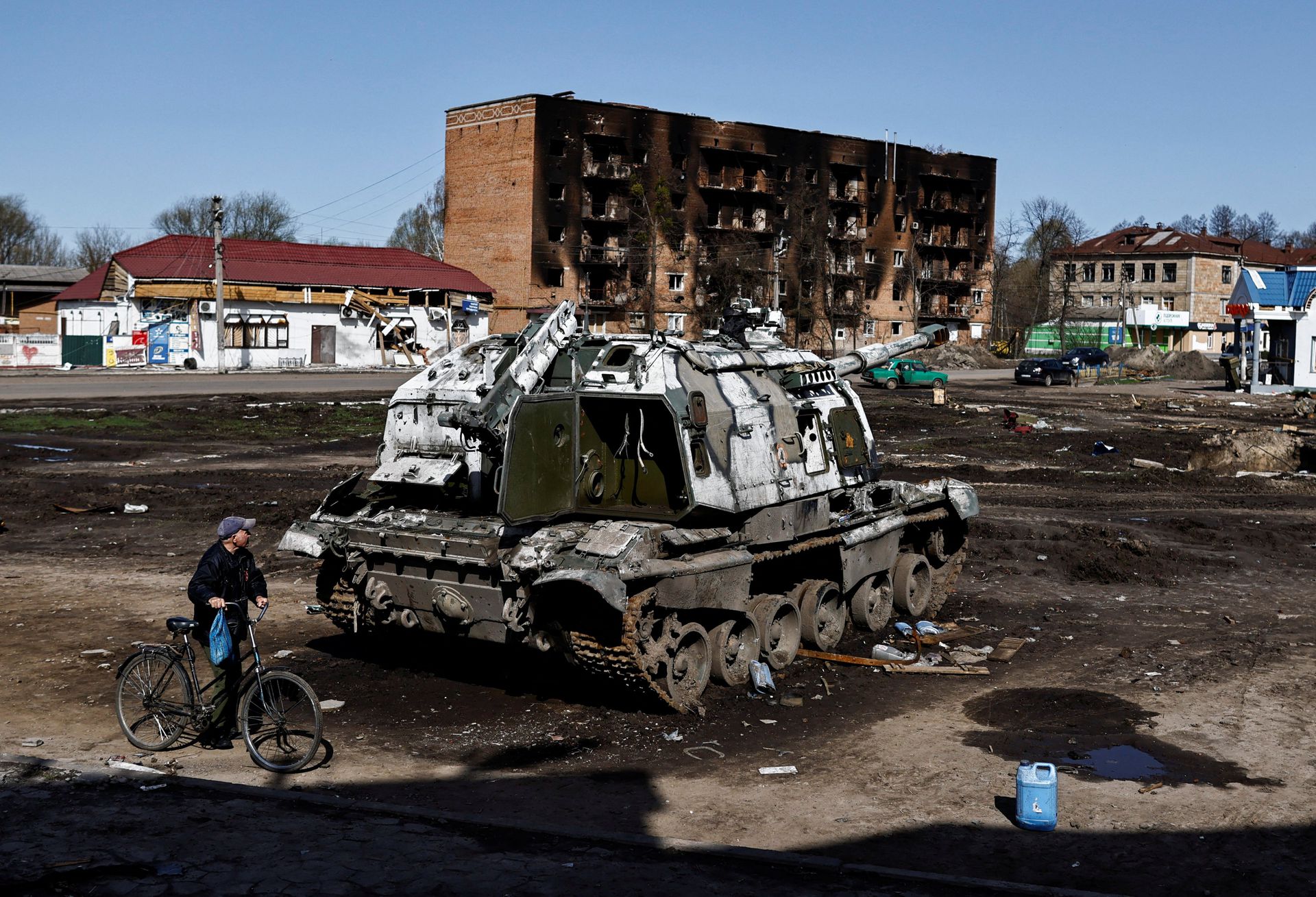 De oorlog is in een nieuwe fase beland: Oekraïne en Rusland schieten nu ...